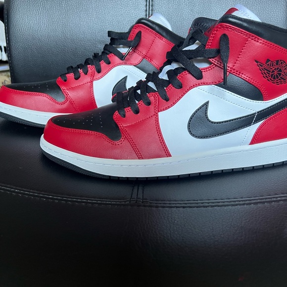Jordan | Shoes | Jordan Mid Chicago Toe | Poshmark